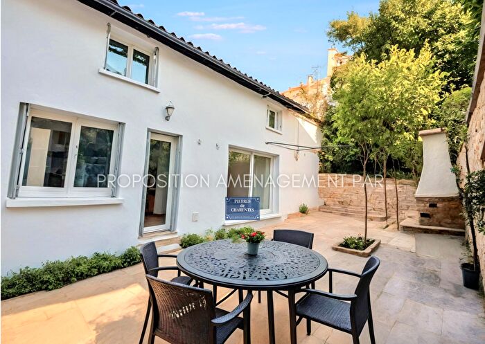 Maison à vendre - Angoulême, Bussatte - 6 pièces - 4 chambres