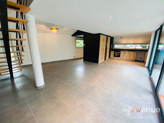 Appartement à louer - Saint-Étienne, La Métare, Le Portail Rouge, Fauriel, Villeboeuf - 3 pièces - 2 chambres