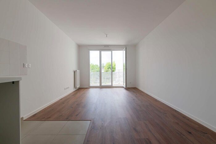 Savigny-le-Temple, Plessis la Forêt : Appartement 3 pièces à louer