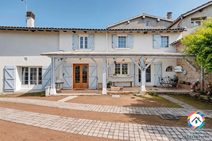 Maison à vendre - Salles-Arbuissonnas-en-Beaujolais - 5 pièces - 2 chambres