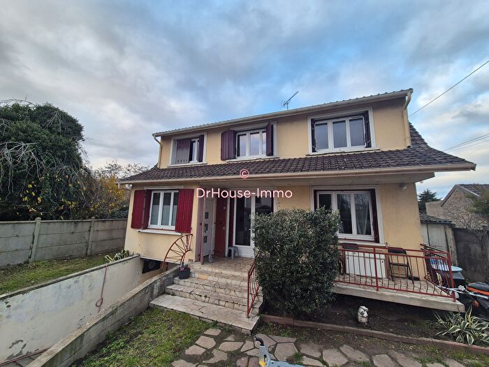 Maison 5 pièces à Les Mureaux, Nouvelle France, à vendre