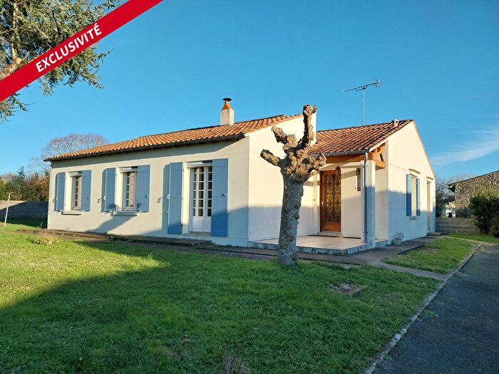 Maison à vendre - Champagnolles - 5 pièces - 3 chambres