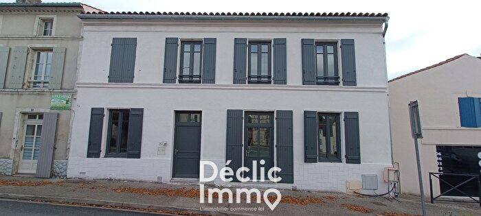 Maison à vendre - Saint-Hilaire-de-Villefranche - 6 pièces - 3 chambres