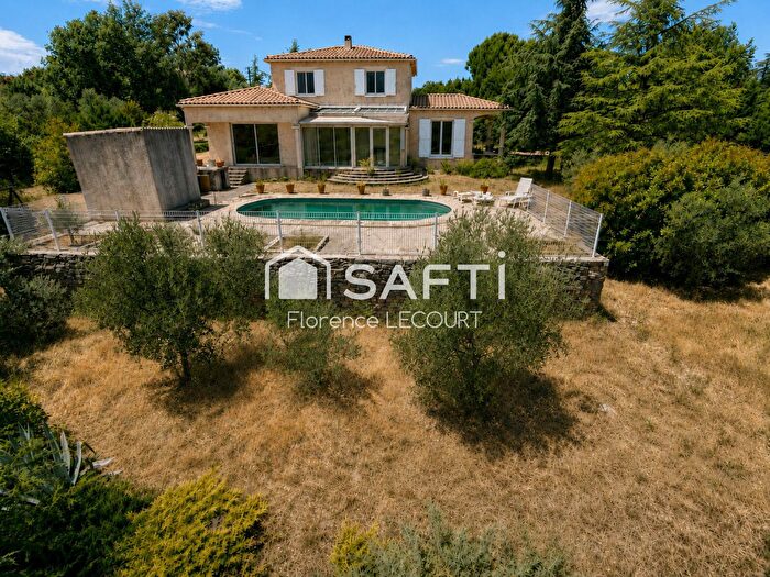 Saint-Maximin-la-Sainte-Baume, Centre-ville : Maison 5 pièces à vendre