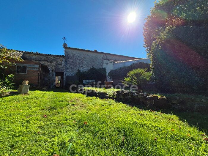 Maison à vendre - Meursac - 4 pièces - 3 chambres