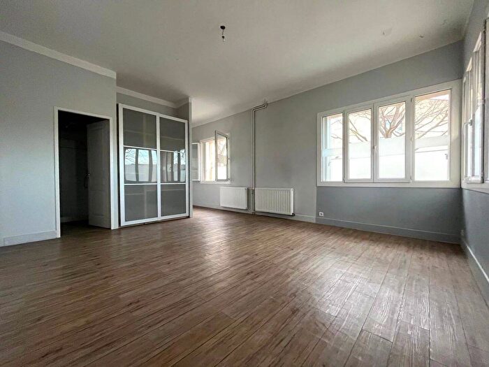 Appartement à louer - Centre Ville, Aix-en-Provence - 1 pièce