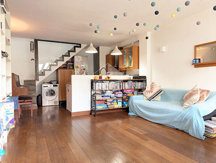 Appartement à vendre - Fontenay-sous-Bois, Proche Bois de Vincennes, Rer A - 3 pièces - 2 chambres