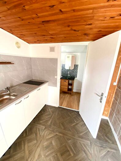 Maison à louer - Zone Rurale, La Couronne - 1 pièce - 1 chambre