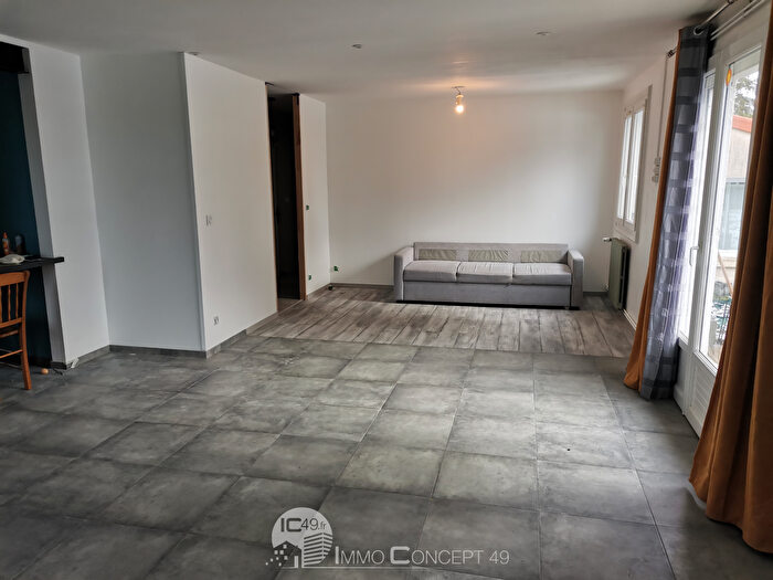 Maison à vendre - Ambillou-Château - 9 pièces - 6 chambres