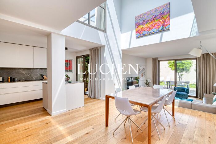 Tassin-la-Demi-Lune, Charles de Gaulle - Maison 6 pièces à vendre