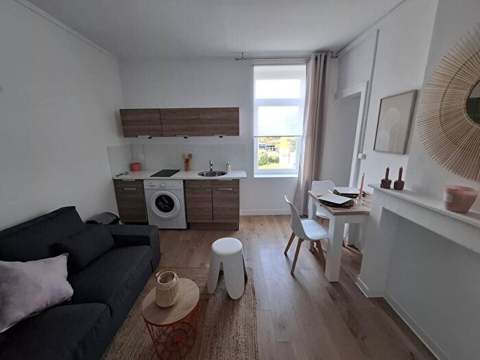 Appartement à louer - Saint-Saulve - 2 pièces - 1 chambre