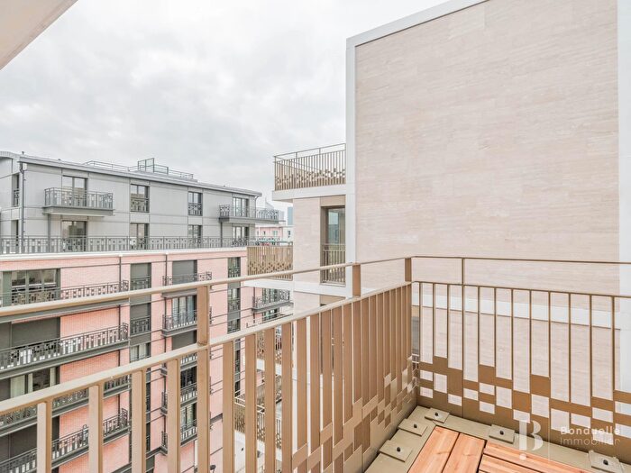Appartement à louer - Courbevoie, Marceau République - 3 pièces - 2 chambres