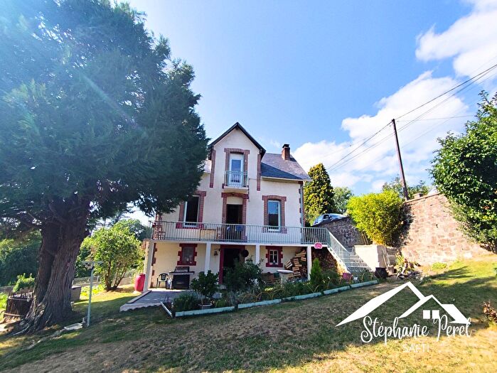 Maison 5 pièces à Ussel, à vendre