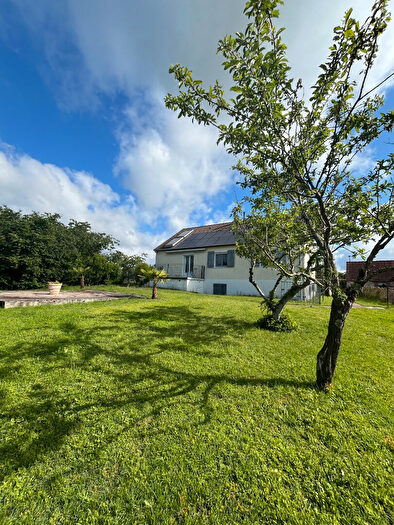 Maison 4 pièces à Saint-Georges-sur-la-Prée, à vendre