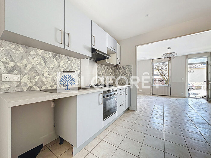 Appartement à louer - Thouars - 4 pièces - 3 chambres