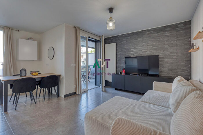 Appartement à vendre - Meylan, Centre-ville - 3 pièces - 2 chambres
