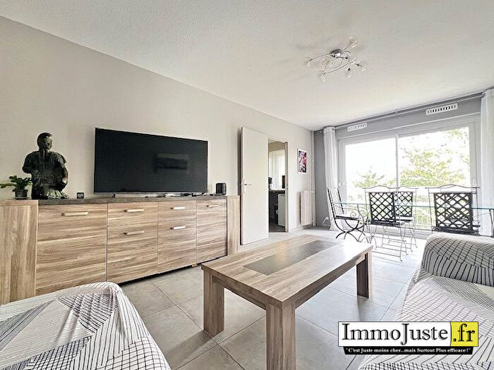 Appartement à vendre - Élancourt - 5 pièces - 4 chambres