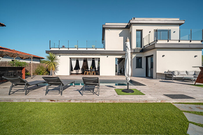 Maison à vendre - Mios - 5 pièces - 3 chambres