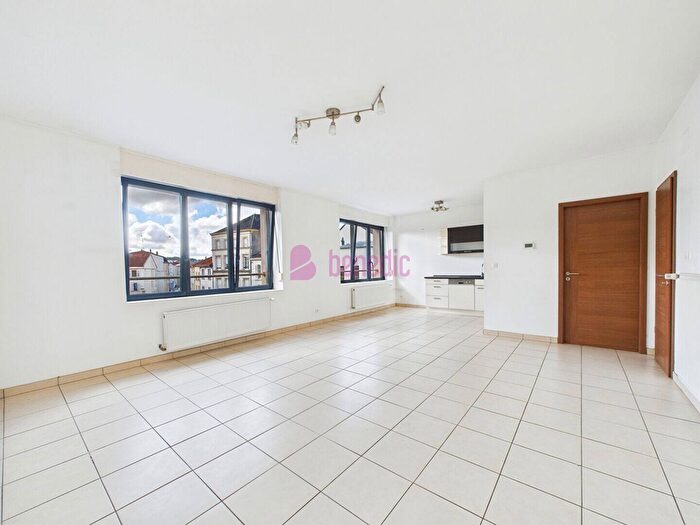 Appartement à louer - Boulay-Moselle - 4 pièces - 3 chambres