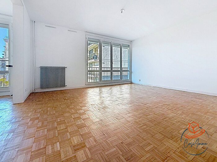 Est, Ferney-Voltaire - Appartement 4 pièces à louer