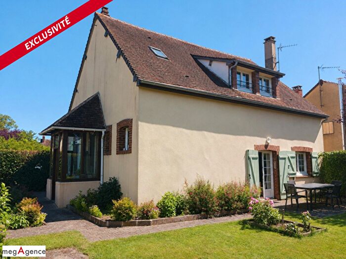 Neuilly-sur-Eure : Maison 5 pièces à vendre