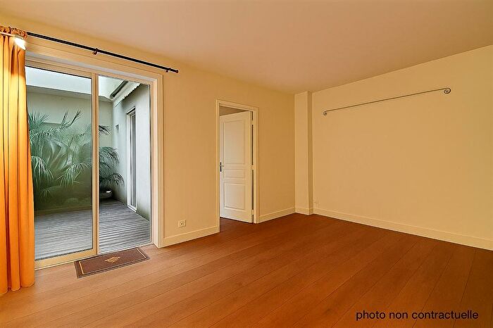 Appartement à vendre - Paris e  - 2 pièces - 1 chambre