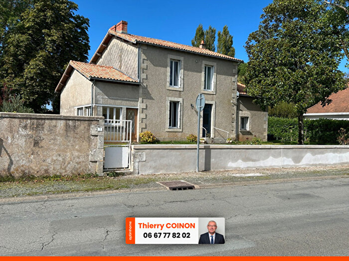 Maison à vendre - Ménigoute - 6 pièces - 3 chambres