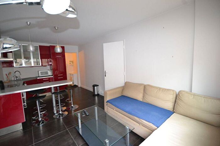 Plaine, Paris 20ème arrondissement - Appartement 2 pièces à louer