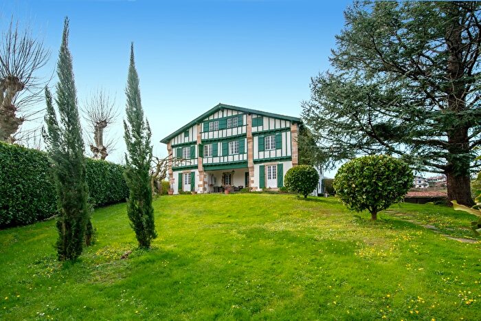 Maison à vendre - Sare - 14 pièces - 8 chambres