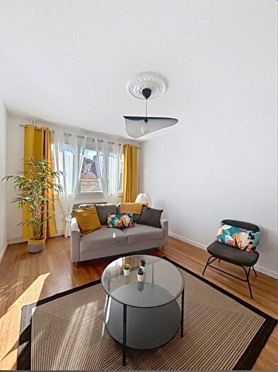 Badouillère-Saint Roch-Valbenoîte, Saint-Étienne - Appartement 4 pièces à louer