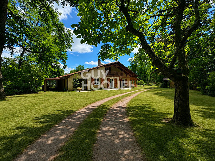 Maison 7 pièces à Noaillan, à vendre