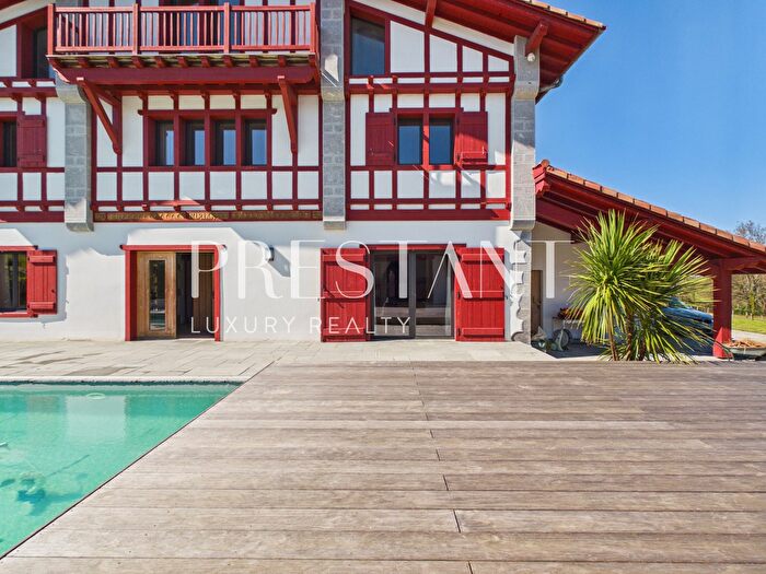 Maison à vendre - Larressore - 9 pièces - 5 chambres