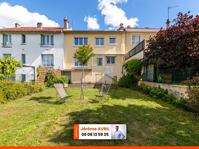 Clermont-Ferrand, Cotes de Clermont : Maison 6 pièces à vendre