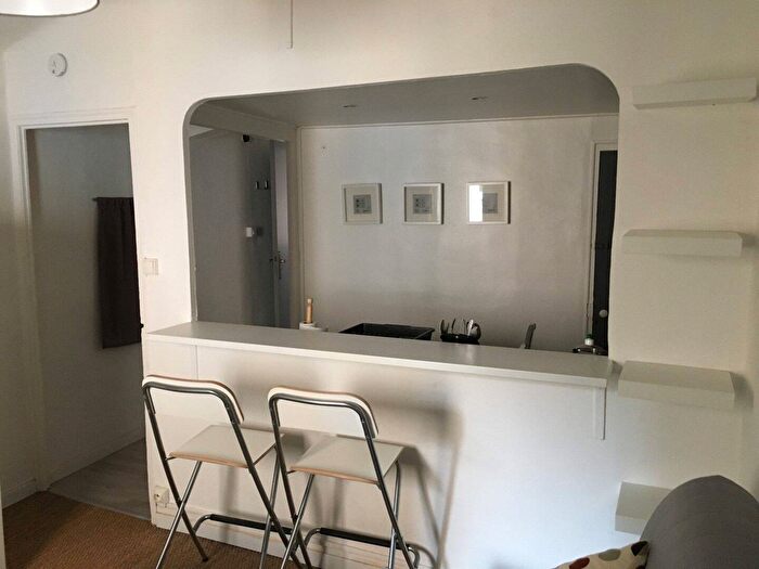Centre Ville, Aix-en-Provence : Appartement 1 pièce à louer