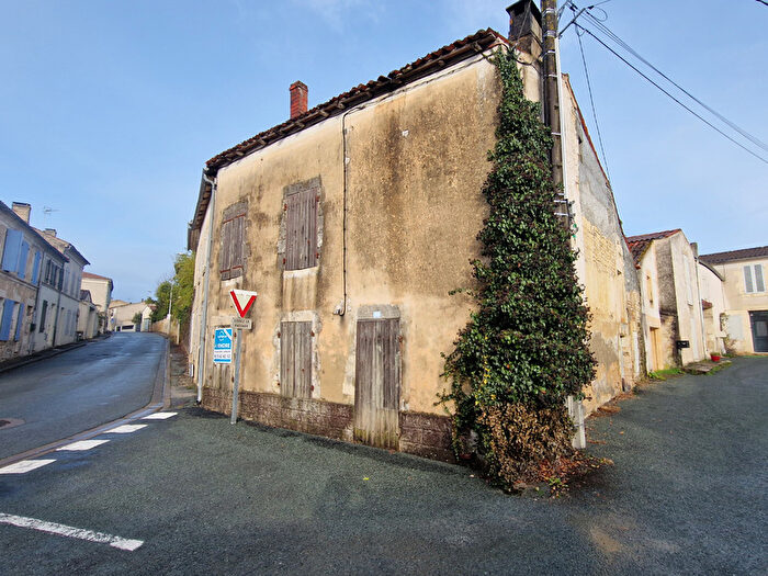 Maison à vendre - Tonnay-Boutonne - 3 pièces