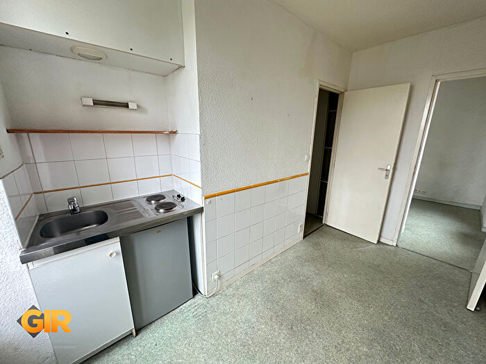 Appartement 1 pièce à vendre - Quartiers Centre, Saint-Hélier, Gare