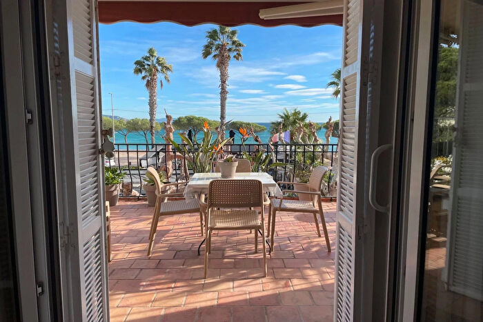 Appartement à vendre - La Ciotat, Mugel, La Garde, Sainte-Croix - 2 pièces - 1 chambre