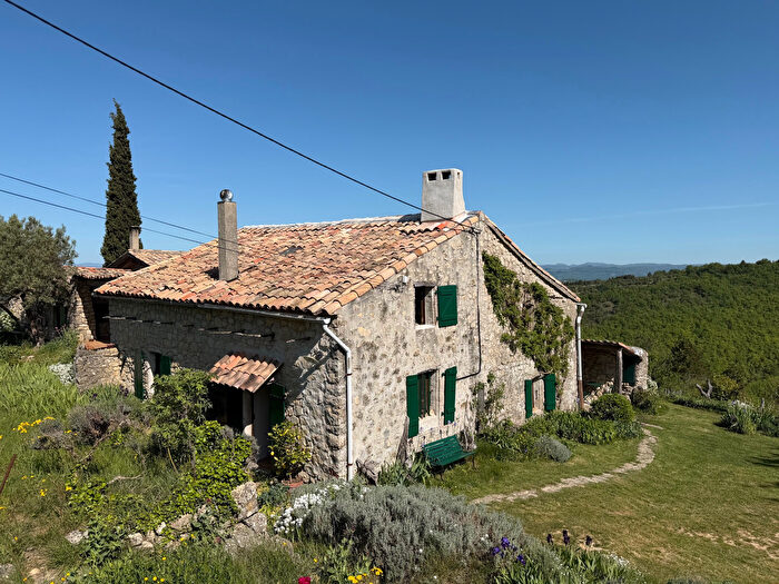 Valvignères : Maison 8 pièces à vendre