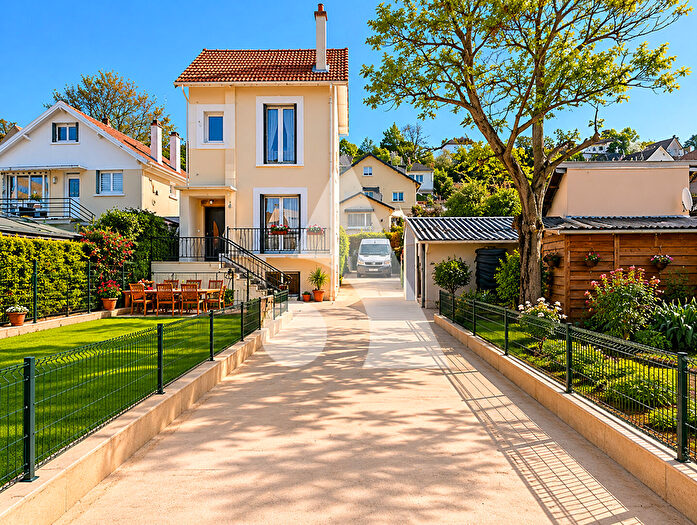 Maison 5 pièces à Montigny-lès-Cormeilles, Village, à vendre