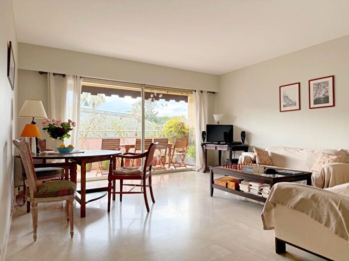 Appartement à vendre - Cannes, Prado, République - 3 pièces - 2 chambres