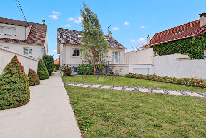 Maison 8 pièces à Brunoy, Sud, à vendre