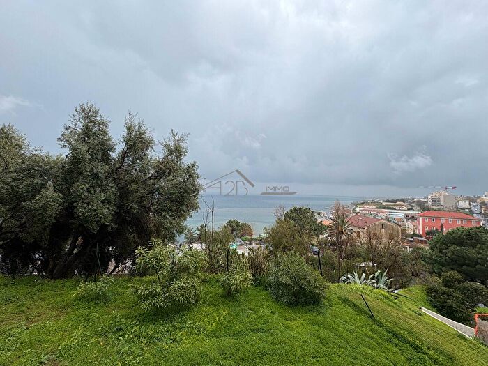 Appartement à louer - Centre Ville Ancien, Bastia - 4 pièces - 3 chambres