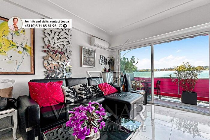 Appartement à vendre - Cagnes-sur-Mer, La Gare, Les Plans, Hippodrome - 3 pièces - 2 chambres