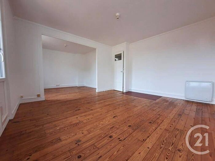 Appartement à louer - Trun - 3 pièces - 2 chambres