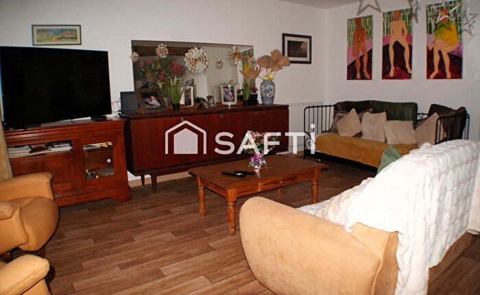 Maison à vendre - La Châtaigneraie - 5 pièces - 2 chambres