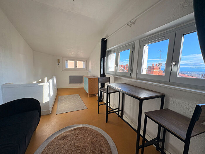 Appartement à vendre - Clermont-Ferrand, Delille, Cathédrale, La Gare - 2 pièces - 1 chambre