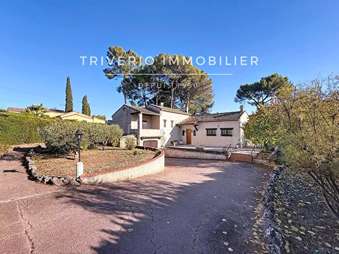 Maison à vendre - Mougins, Saint-Martin, Jylloue - 5 pièces - 3 chambres