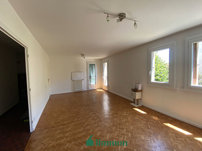 Appartement à louer - Vénissieux, Georges Levy, Ernest Renan, Moulin à vent - 3 pièces - 2 chambres