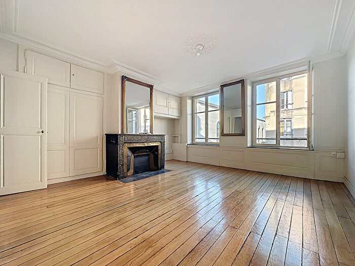 Appartement à louer - Nancy, Centre-ville, Charles III - 4 pièces - 2 chambres