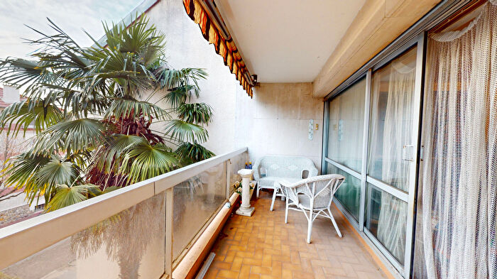 Appartement à vendre - Enghien-les-Bains - 4 pièces - 2 chambres